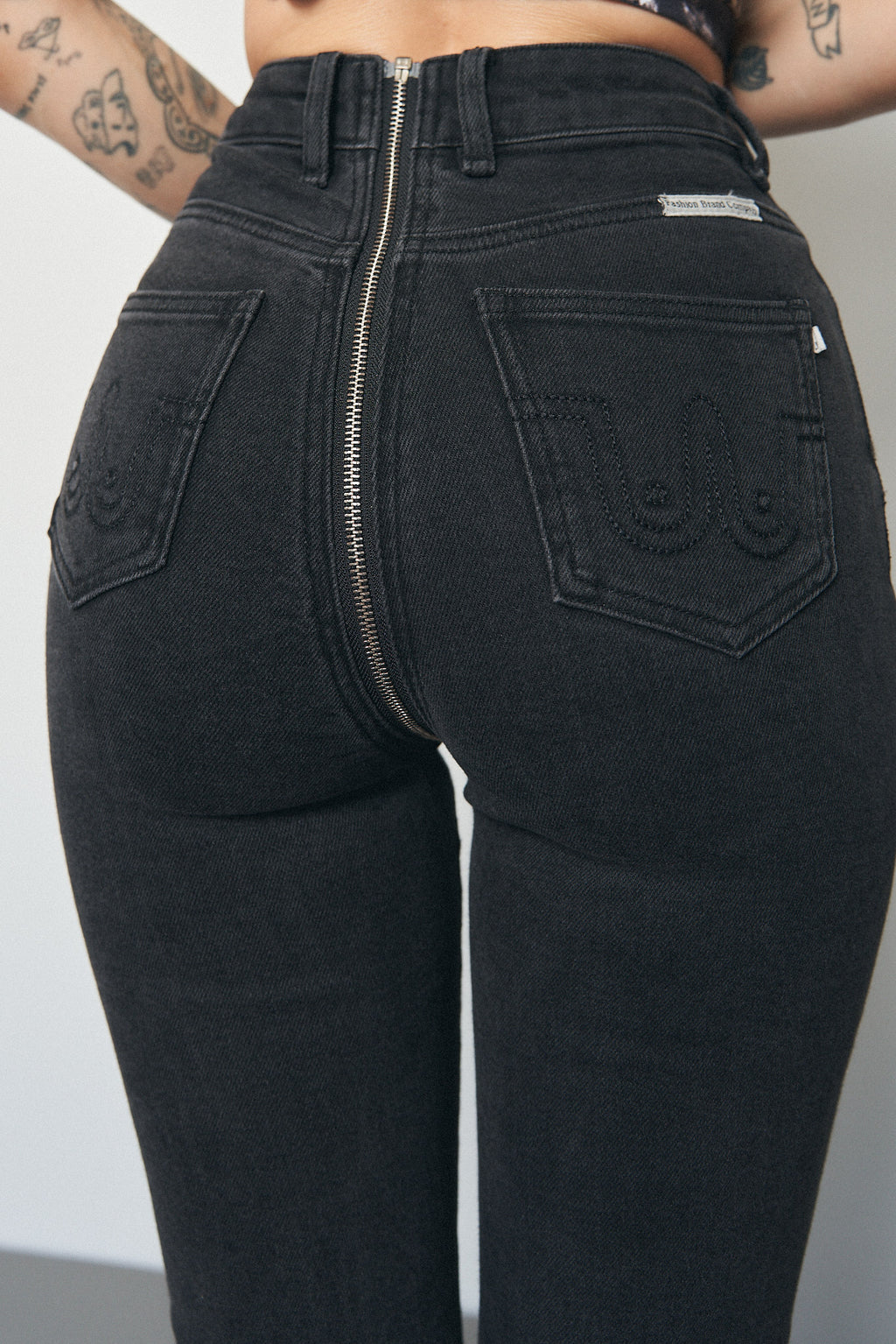 Easy Access Zipper Jeans Black – Fashion Brand Company